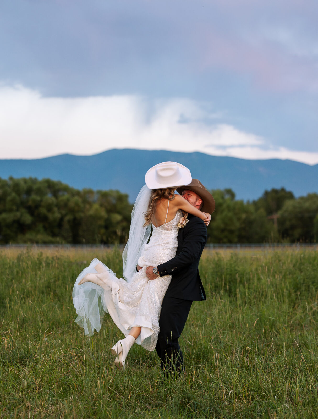 Whitefish Montana Ranch Wedding - Haley J Photo
